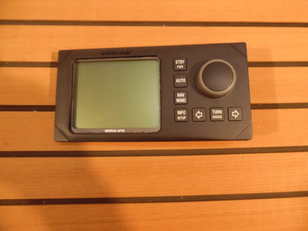 Simrad AP25 Autopilot Control Head - 22087811 Great Condition - Fully ...