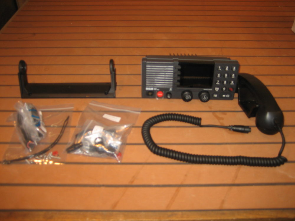 Sailor Thrane 6222A VHF DSC Class A Radio w/ Handset & Bracket ...
