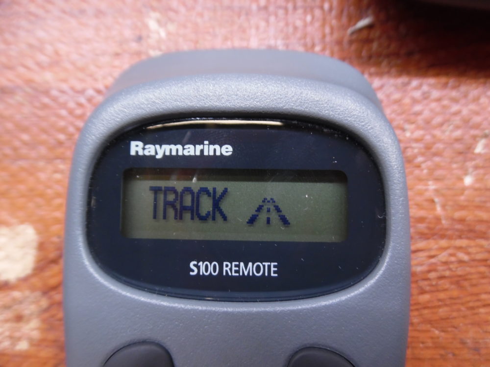 Raymarine S100 Autopilot Controller Wireless Remote A18104 w/ RF Base ...